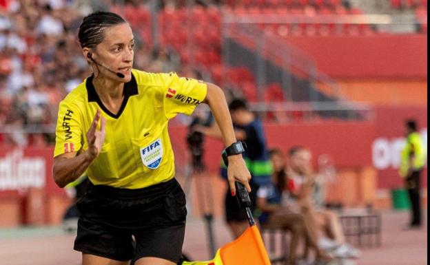 La extremeña Guadalupe Porras, primera árbitra española en la Liga de ...
