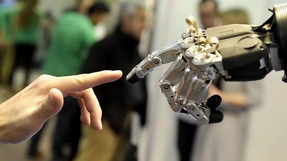 El ser humano se fusionará con los robots en 200 años | Hoy