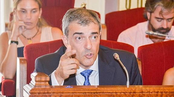 La oposición arremete contra Astorga y el alcalde le advierte que aún ...